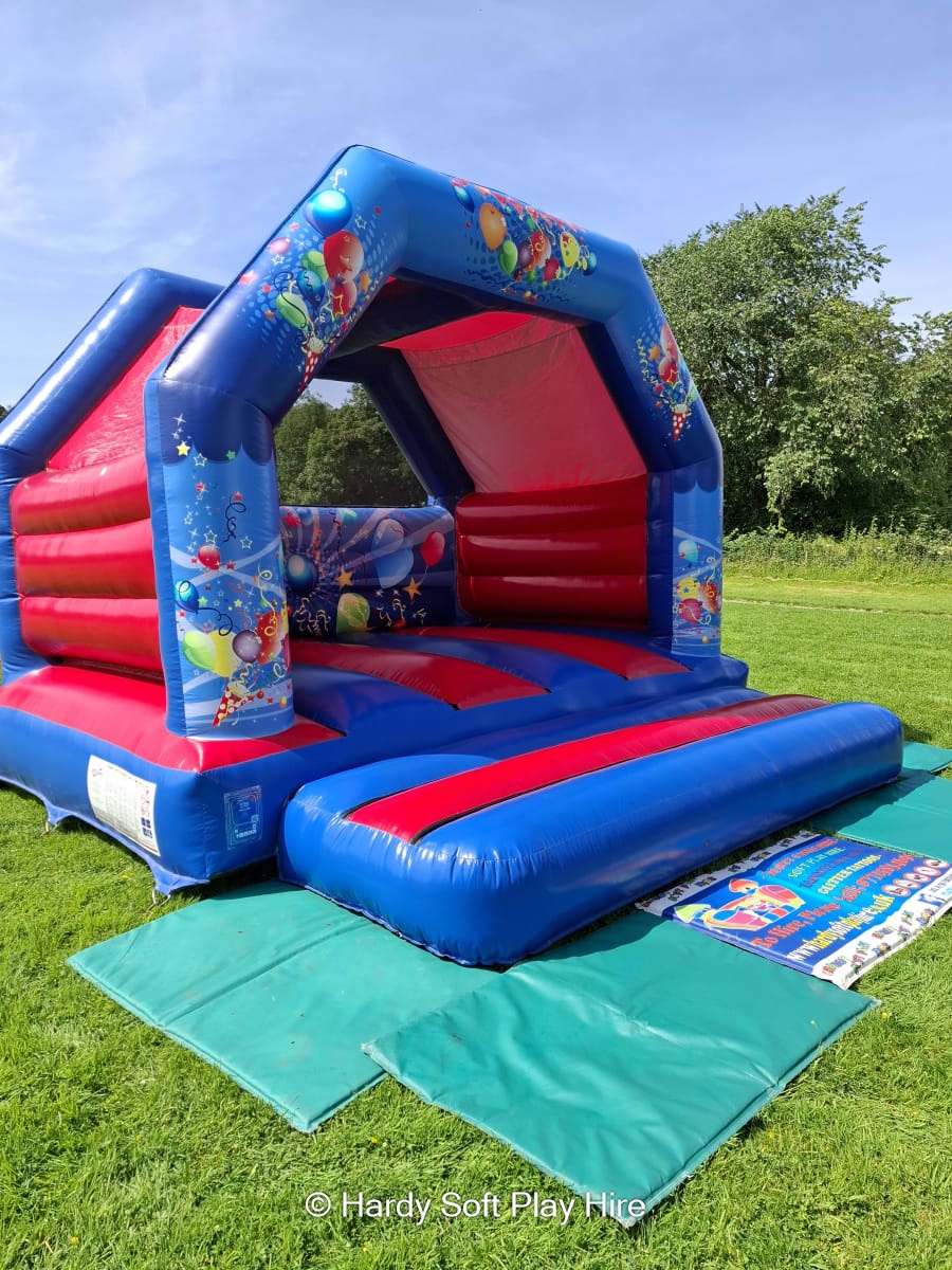 Big Party Castle - Bouncy Castle Hire in Kendal, Lancaster, Penrith, Furness | Hardy Soft Play Hire